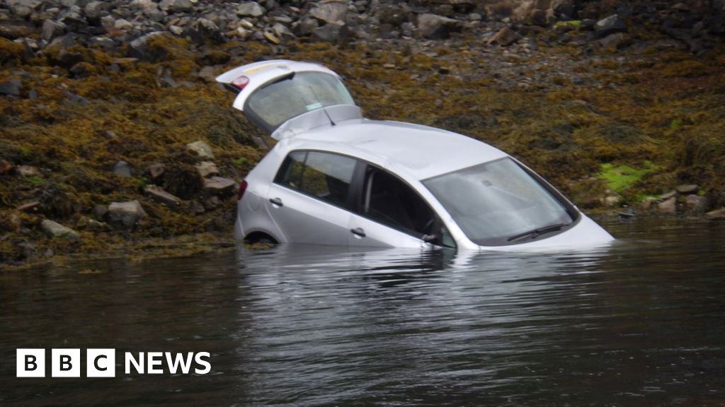 Runaway car rolls off Skye pier into sea - BBC News