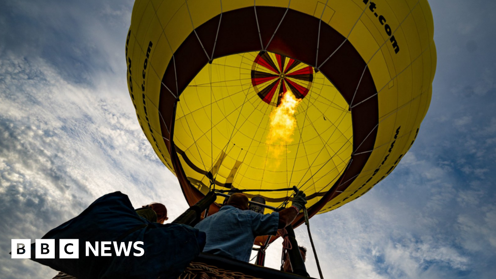 Bristol Balloon Fiesta: Balloons take flight for the final day