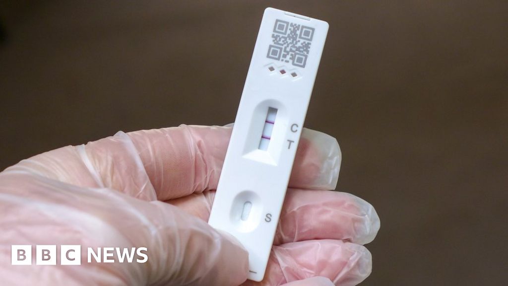 Coronavirus: Men deny fraud over unregulated test kits - BBC News