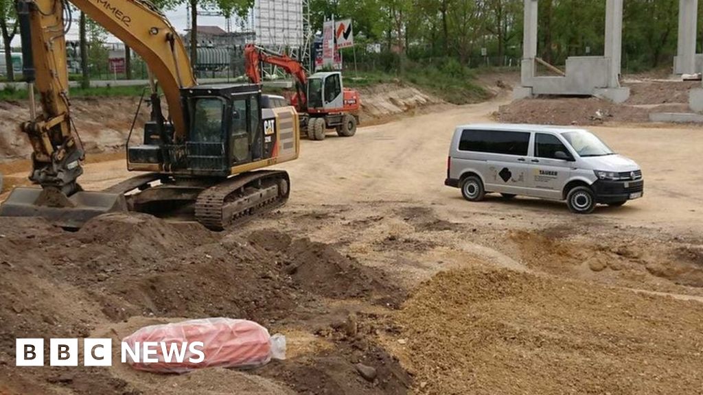 WW2 bomb blown up in Germany after evacuation - BBC News