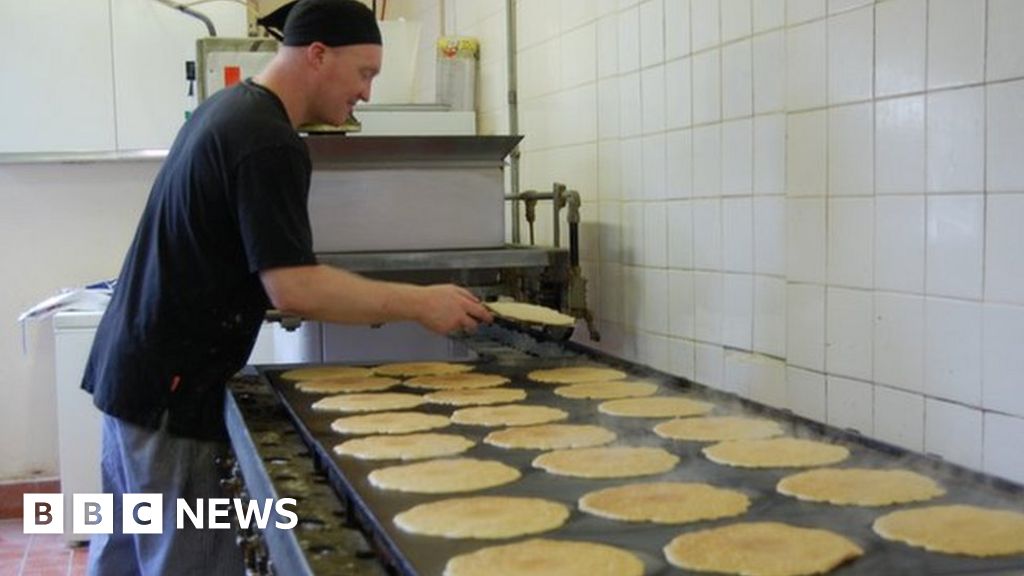 Why Staffordshire oatcakes are being eaten in Arizona - BBC News