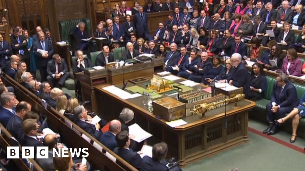 Brexit: Ministers see off EU Withdrawal Bill challenges