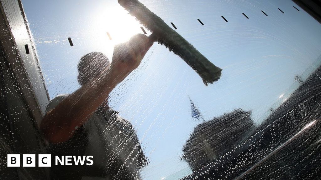 Coronavirus: Window cleaner helping firms 'bounce back'