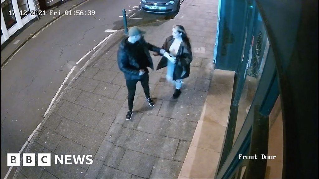 Lily Sullivan: Murderer walked past teenage victim's mum - BBC News