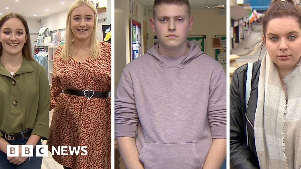 What's it like to be young and live in a coastal town? - BBC News