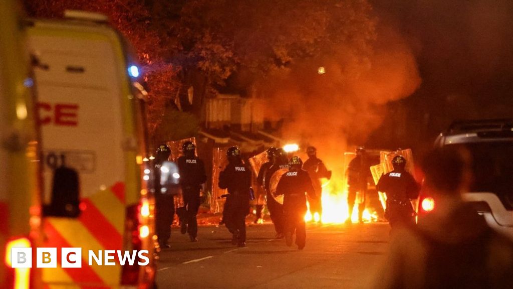 Teenagers go to court over Dundee rioting offences