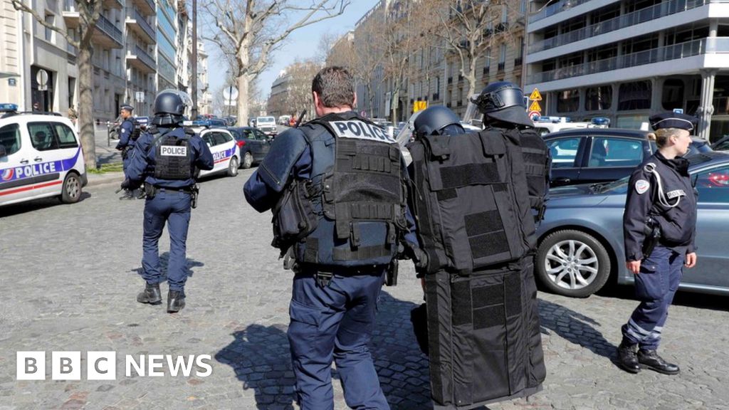 Paris IMF letter bomb that injured one was sent from Greece - BBC News