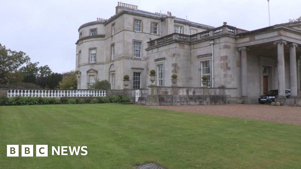 Caledon Estate opens to the public for fundraiser - BBC News