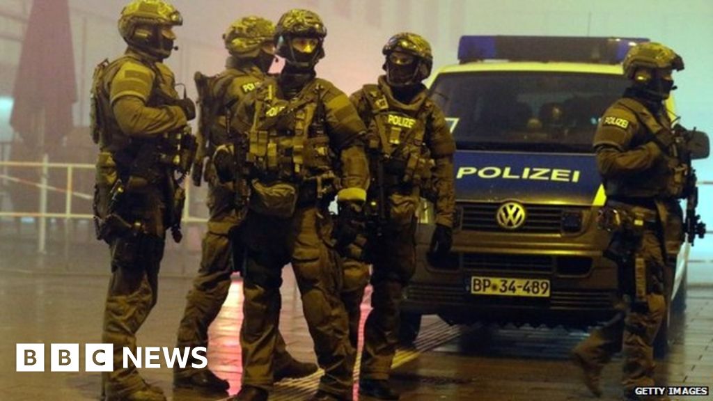 Fears ease after Munich New Year's Eve terror alert - BBC News