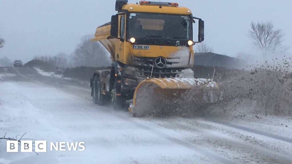 Storm Emma: Travel disruption in Wales after red alert - BBC News