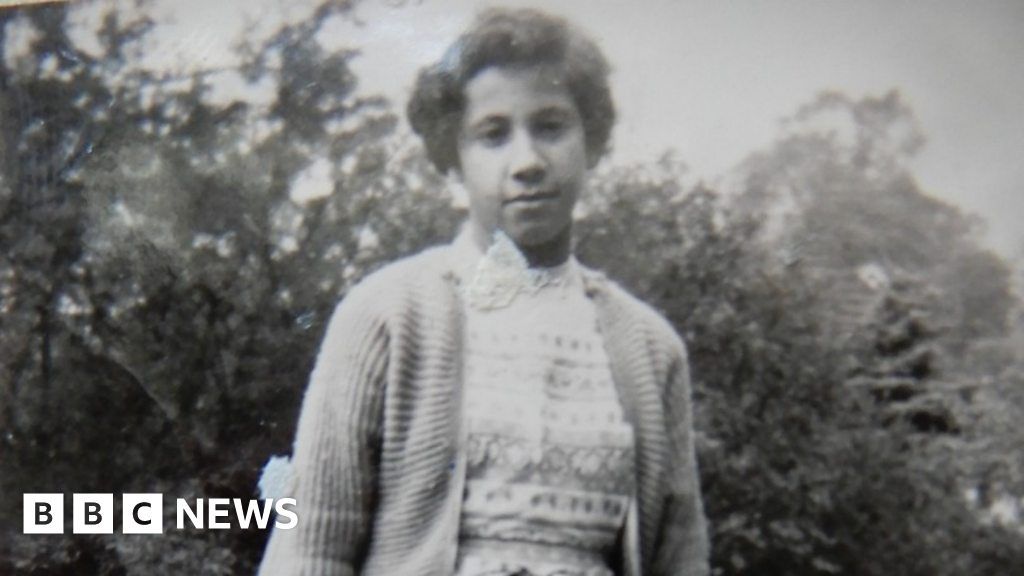 Growing up as a black child in post-war Germany - BBC News