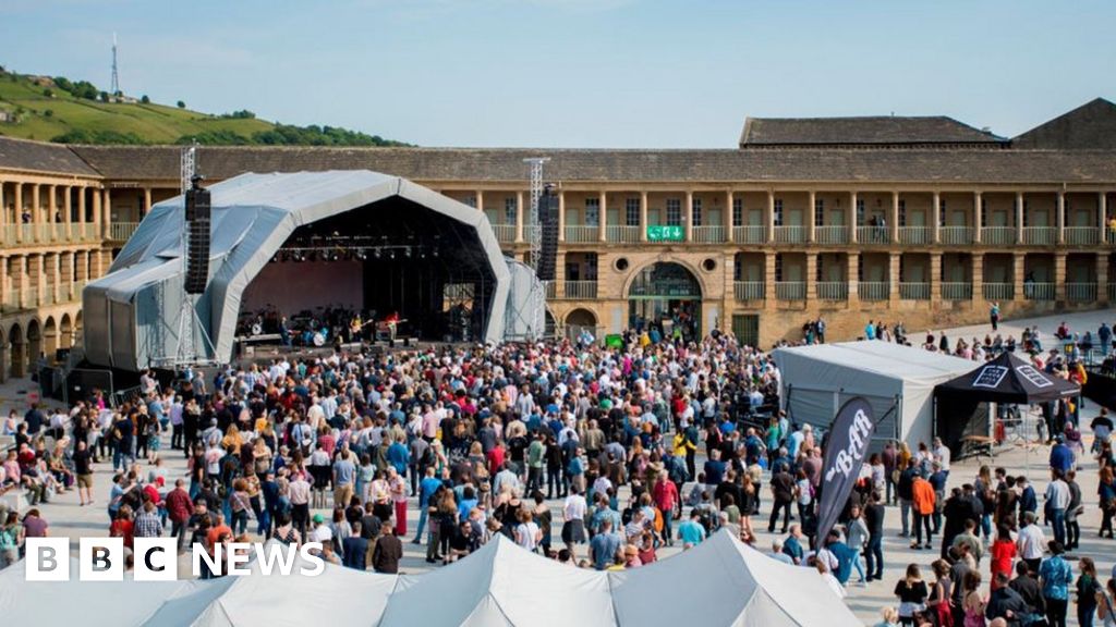 Halifax Piece Hall plan to help grassroots music venues - BBC News