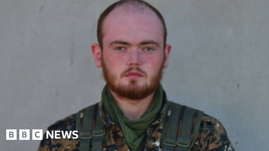 Body of Luke Rutter killed fighting IS repatriated - BBC News