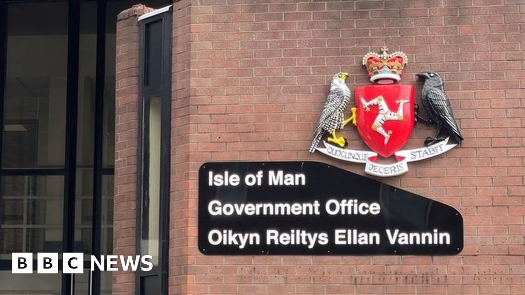 Isle of Man government workers to get 6% salary boost - BBC News