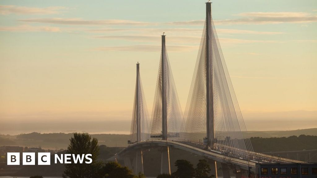Queensferry Crossing work unfinished two years after opening - BBC News