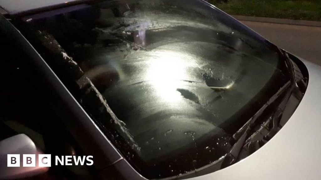 Wrong-way iced-up car driven at Peterborough police - BBC News