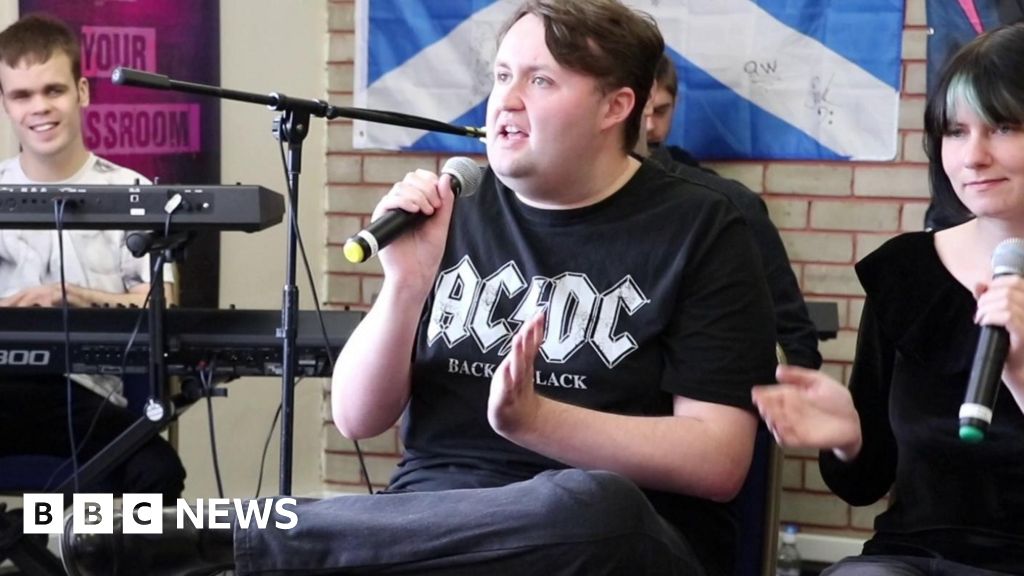 Meet Aukestra - the band for mostly autistic musicians - BBC News
