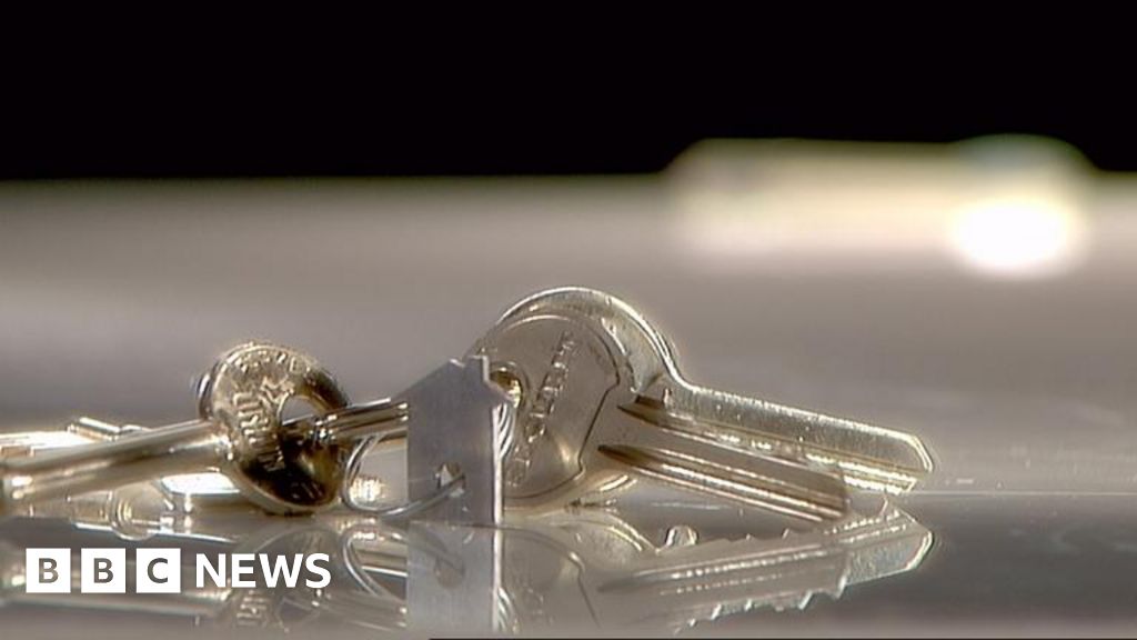 'Hidden' service charges on the rise, says insurer - BBC News