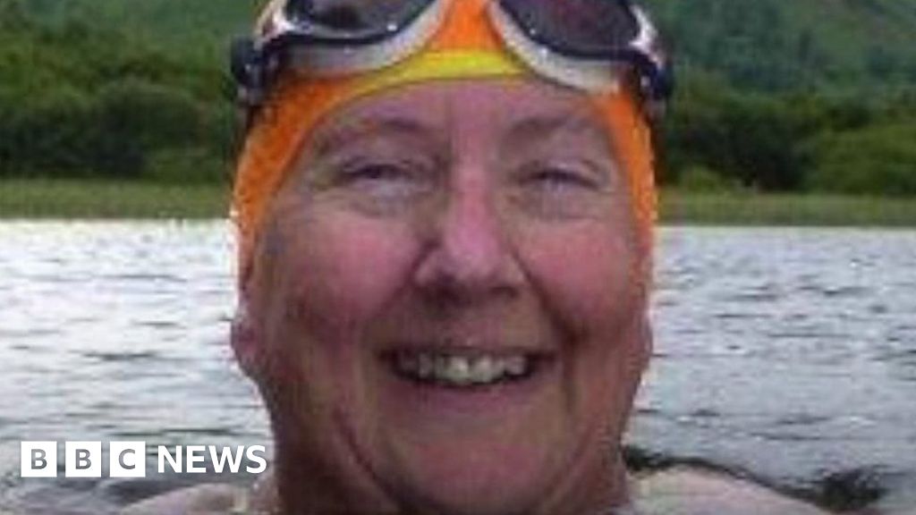 Swimmer's prosthetic leg stolen in Stockton - BBC News