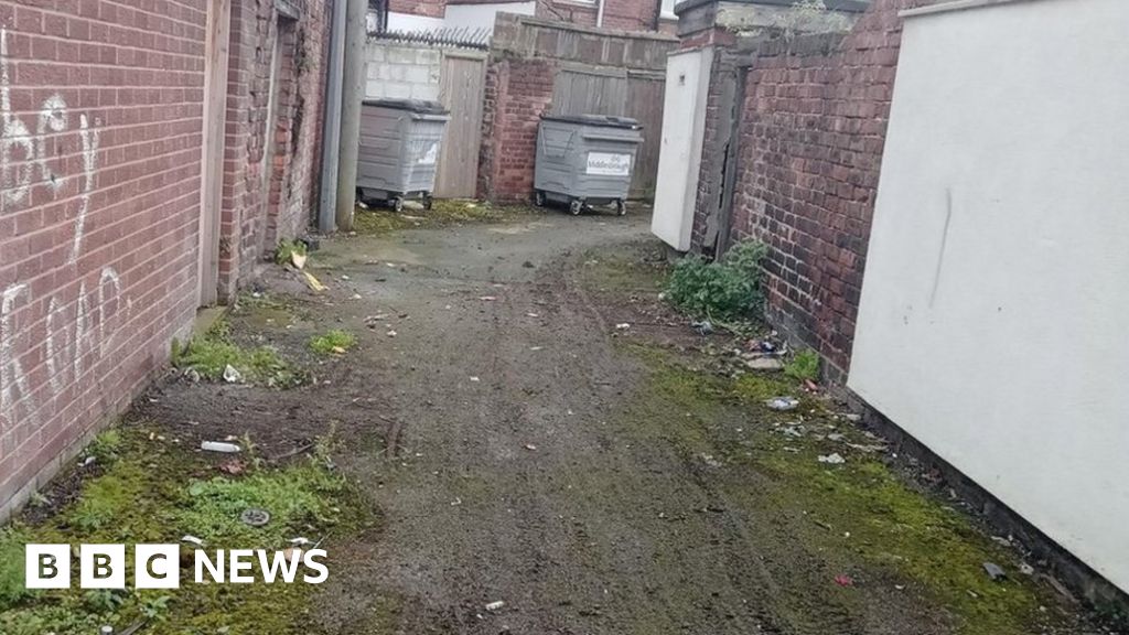 Middlesbrough Council warns fly-tippers after clean-up - BBC News