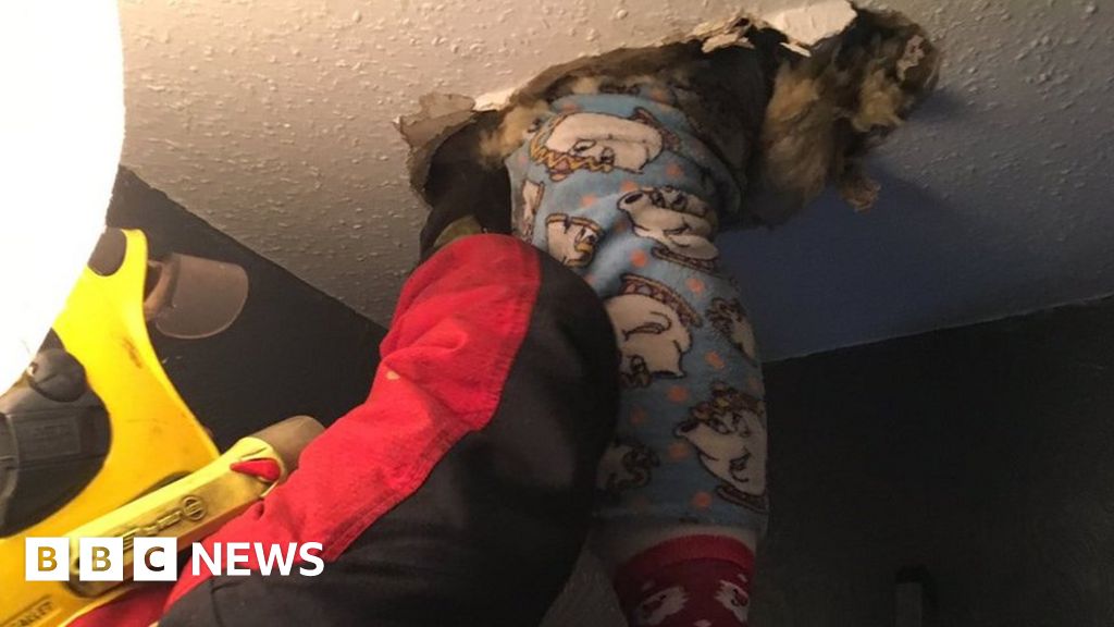 Bloxwich Christmas decorations woman stuck in ceiling - BBC News