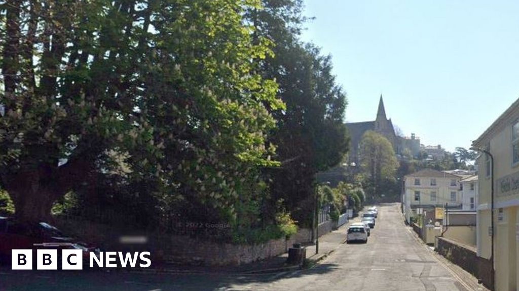 Torquay: Man rescued from fire at derelict hotel