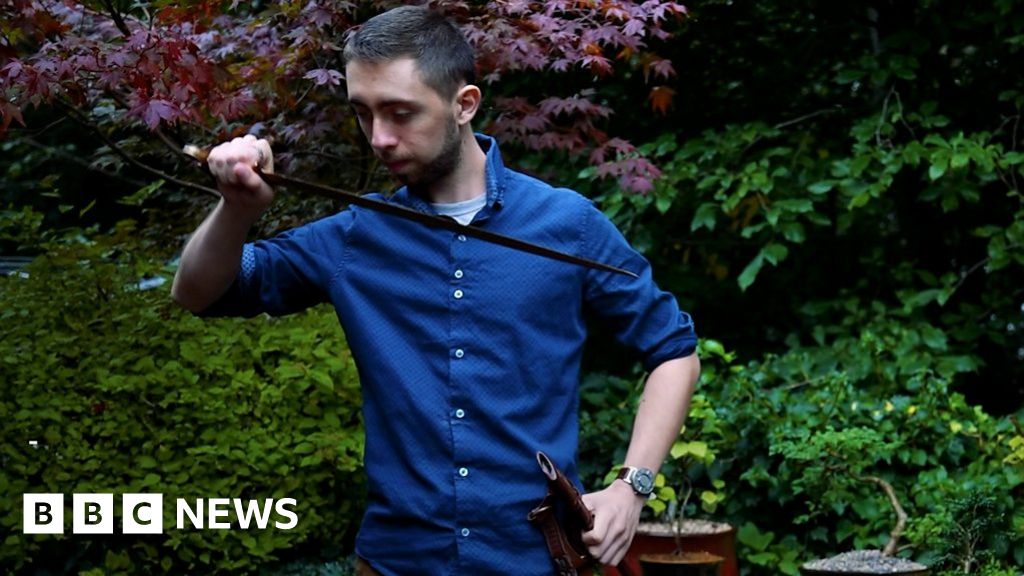 Blind sword fighter strikes gold with Duke of Edinburgh award
