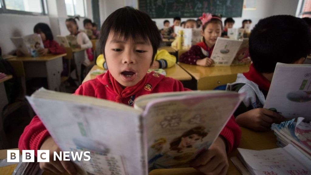 Chinese schools 'robbing young of individuality' - BBC News