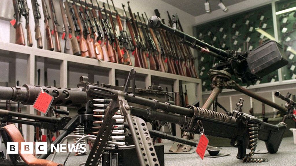 Decommissioning 'hinders Troubles investigations' says PSNI chief - BBC ...