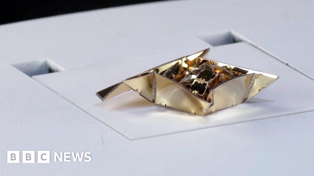 The origami-inspired bots that could perform surgery - BBC News