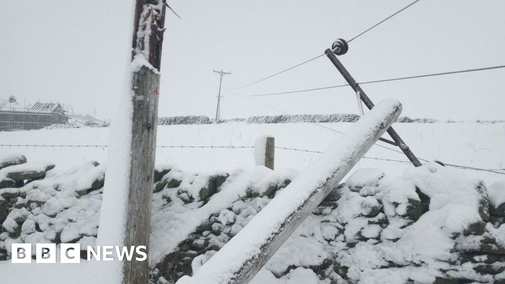 Generators help Northumberland parishes become storm resilient - BBC News