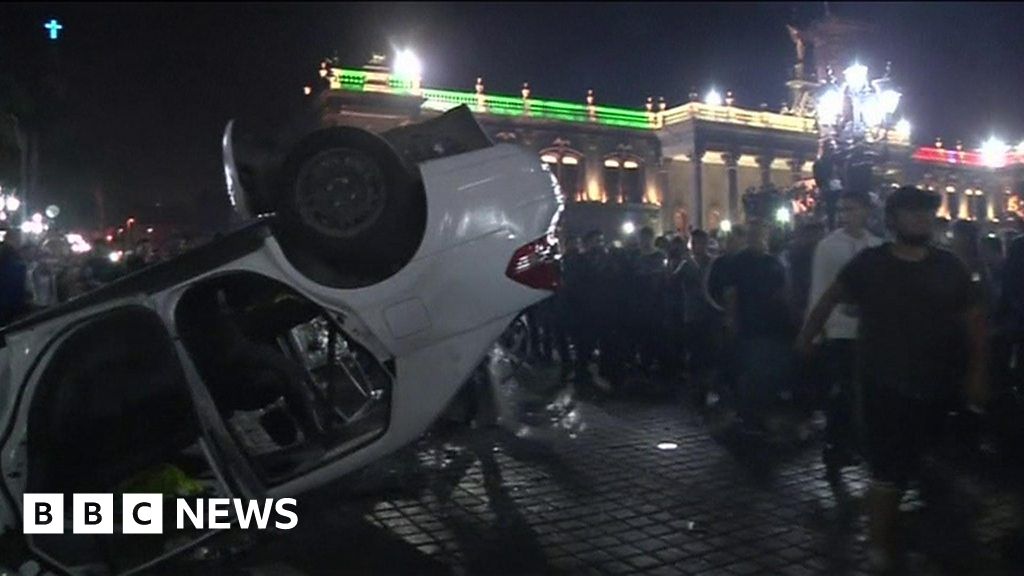 Riots break out in Mexico over petrol price hike - BBC News