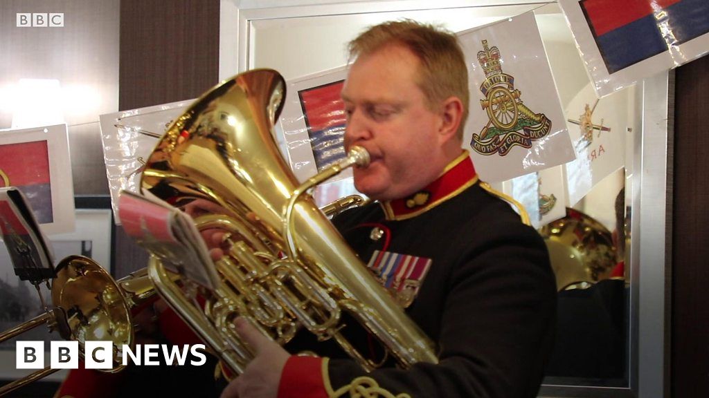 Army band plays to honour WW2 veteran's 100th birthday - BBC News