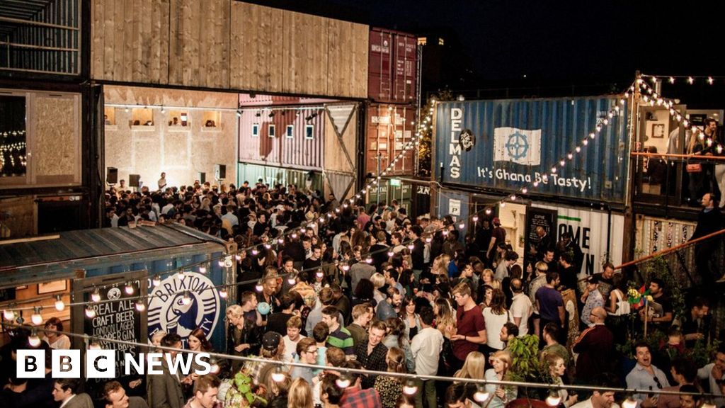 Shipping container leisure venue planned for Hull - BBC News