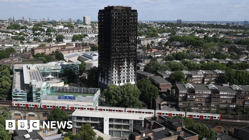 London fire: Grenfell Tower debris fear shuts Tube lines - BBC News