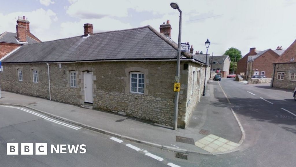 Oxford murder inquiry after double stabbing victim dies