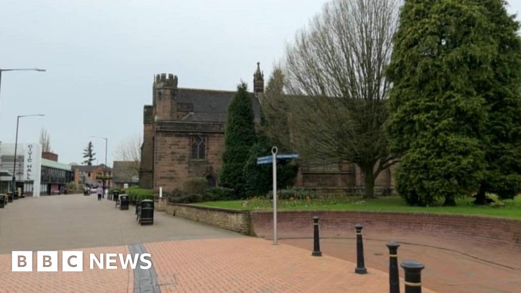 Teenager stabbed in face in 'extremely serious' attack in Bedworth ...