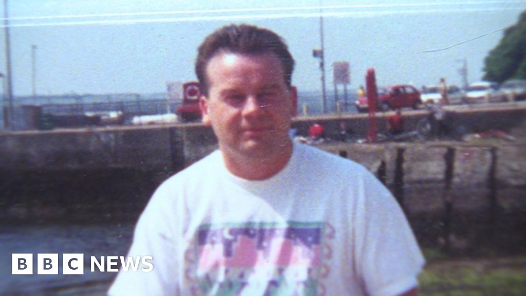 Brian Service murder: 'Don't let him be forgotten' says mother - BBC News