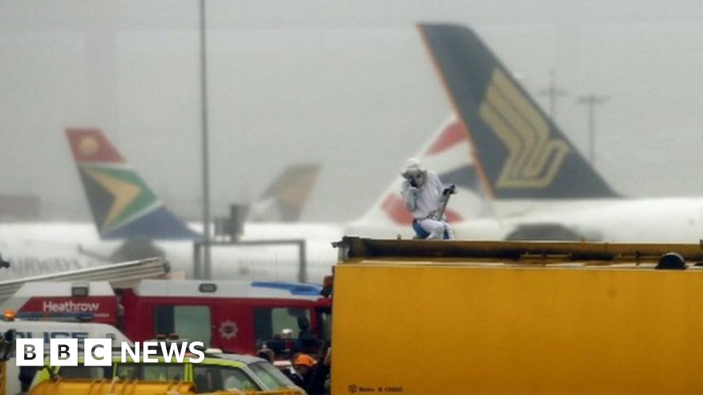 Security concerns after Heathrow Airport protest - BBC News