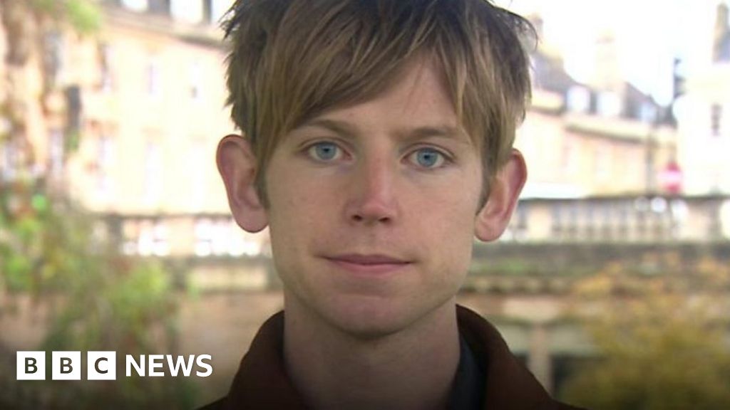 Spoken word poet Toby Thompson performs A Day to Remember about WW1 ...