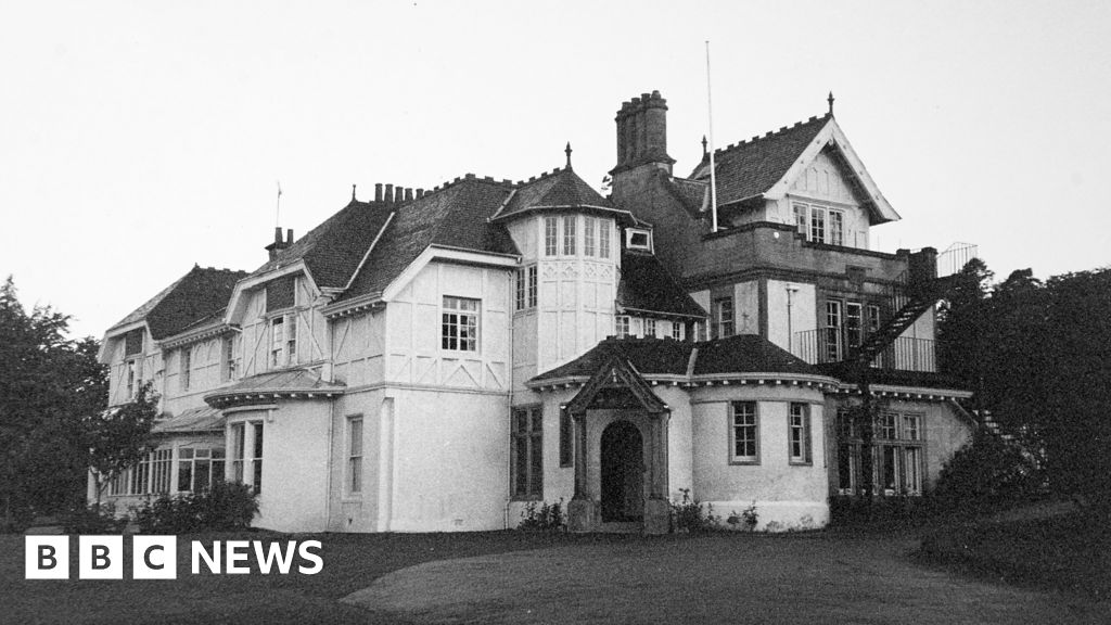 Decades of sex abuse uncovered at Rhu children's home - BBC News