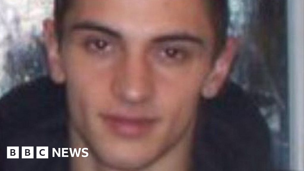 Aaron Lewis shooting: Police find gun in Wavertree - BBC News