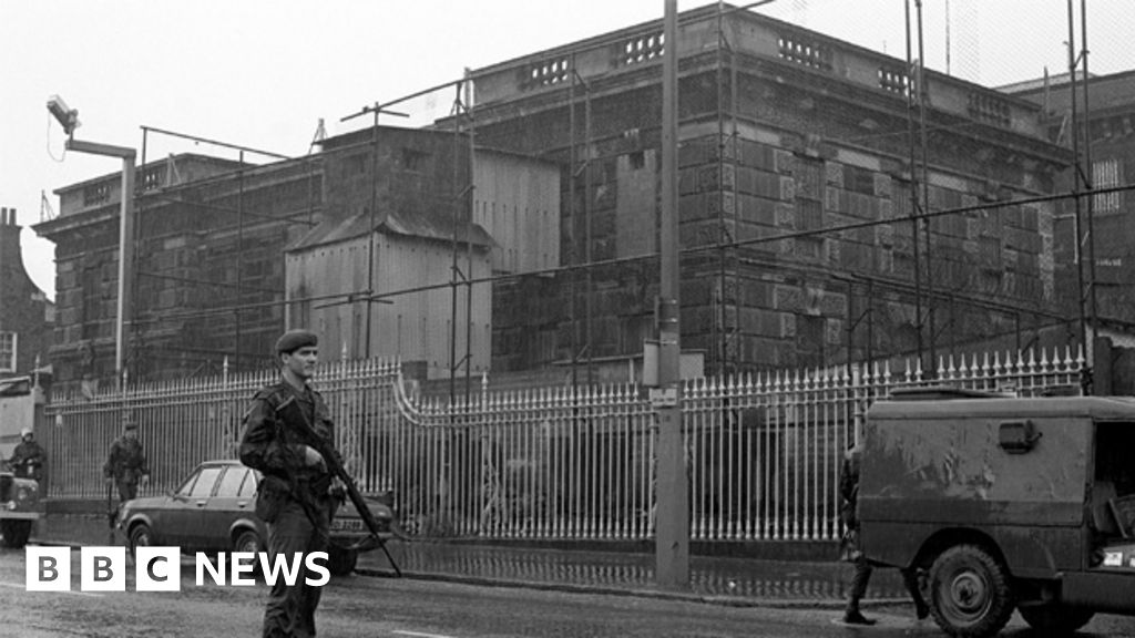 Crumlin Road Gaol: Evolution from symbol of conflict to concerts - BBC News
