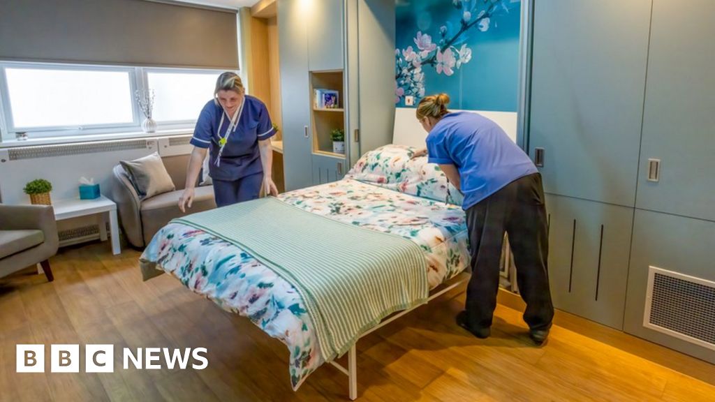 New James Cook Hospital maternity bereavement room opens - BBC News