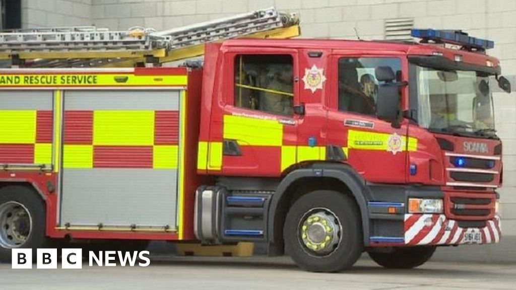 One treated after fire at Aberdeen flat - BBC News