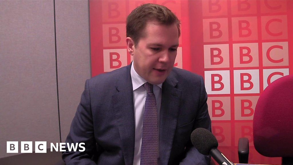 Lee Cain: Minister says the PM has 'a strong team around him' - BBC News