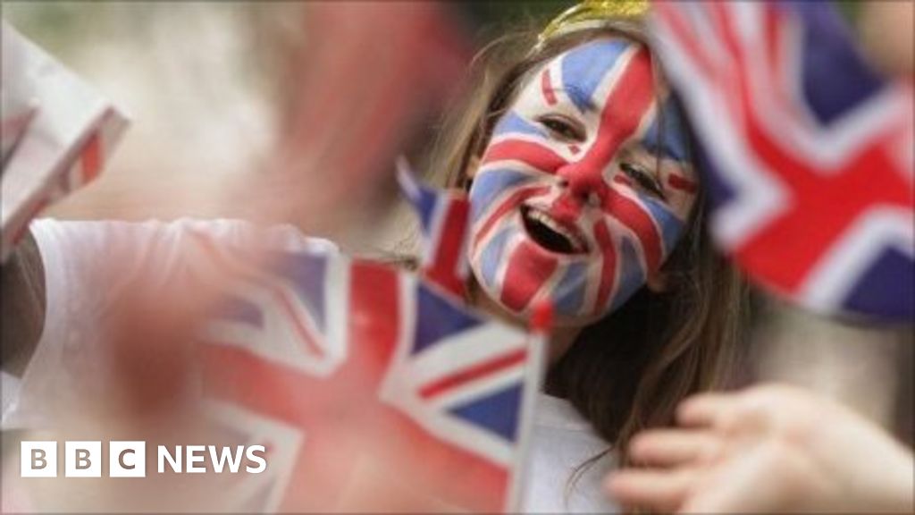 Royal wedding in pictures - BBC News
