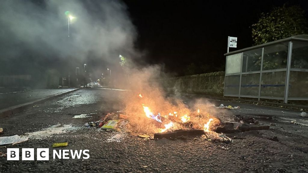 Fourteen charged over Edinburgh bonfire night riots