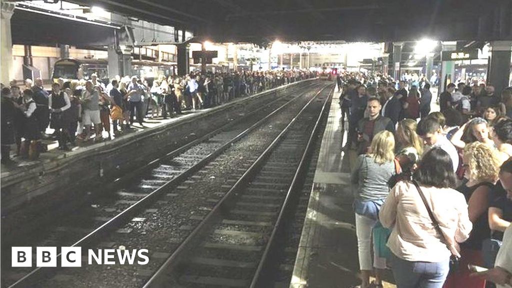 ScotRail under fire after major disruption around Edinburgh - BBC News