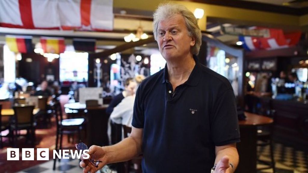 Wetherspoons chairman criticises 'dinner party' Budget - BBC News